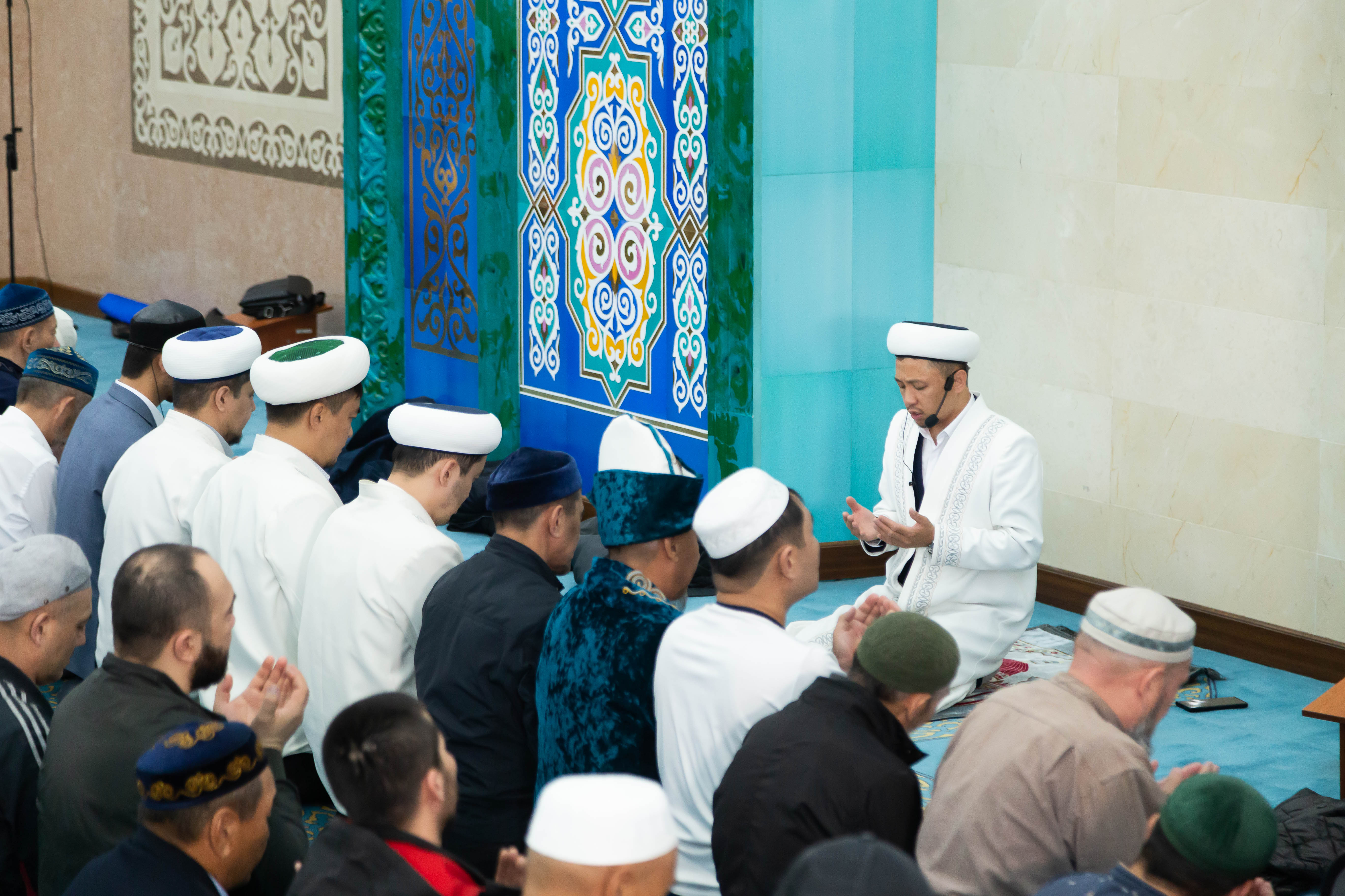 «Әл-Фараби» мешітінде Құрбан айт намазы оқылды (фото) - Ummet.kz- Үмметпен бірге!